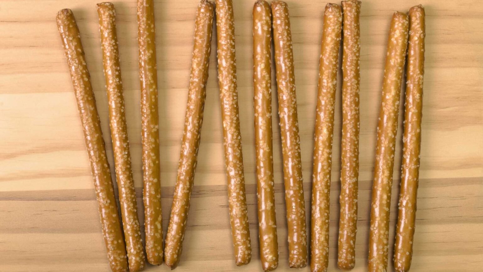 Chocolate Covered Pretzel Rods Recipe – Easy, Sweet & Salty Treat ...